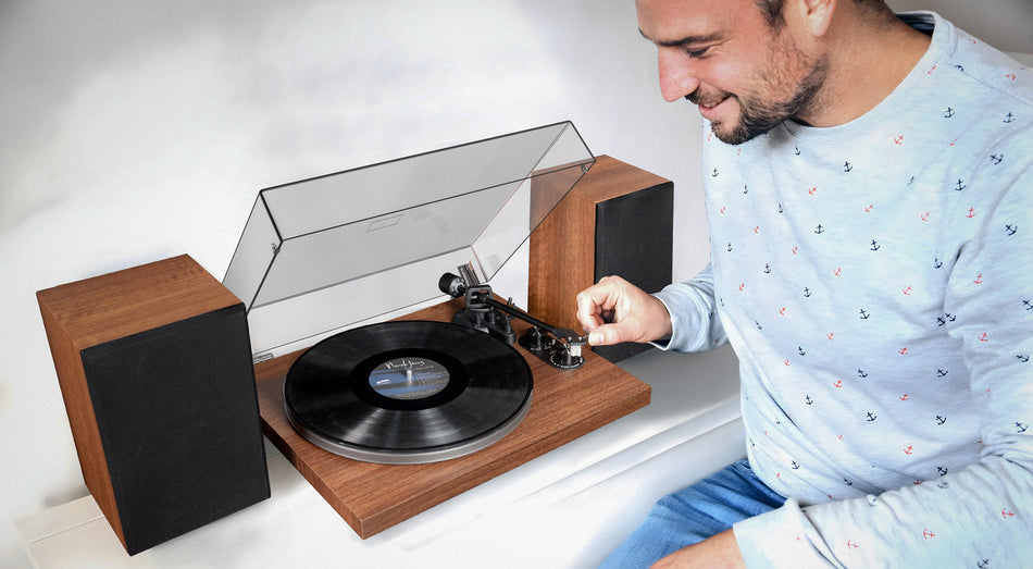 High-Quality Classic Record Player with Bluetooth and Speakers ...